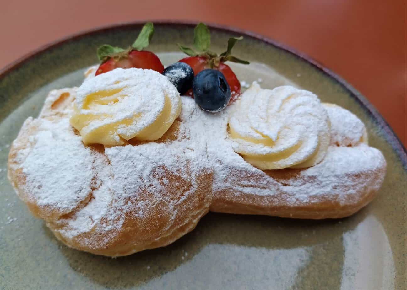 Tibias, the most famous pastry in Braga, Portugal - Destination Eat ...