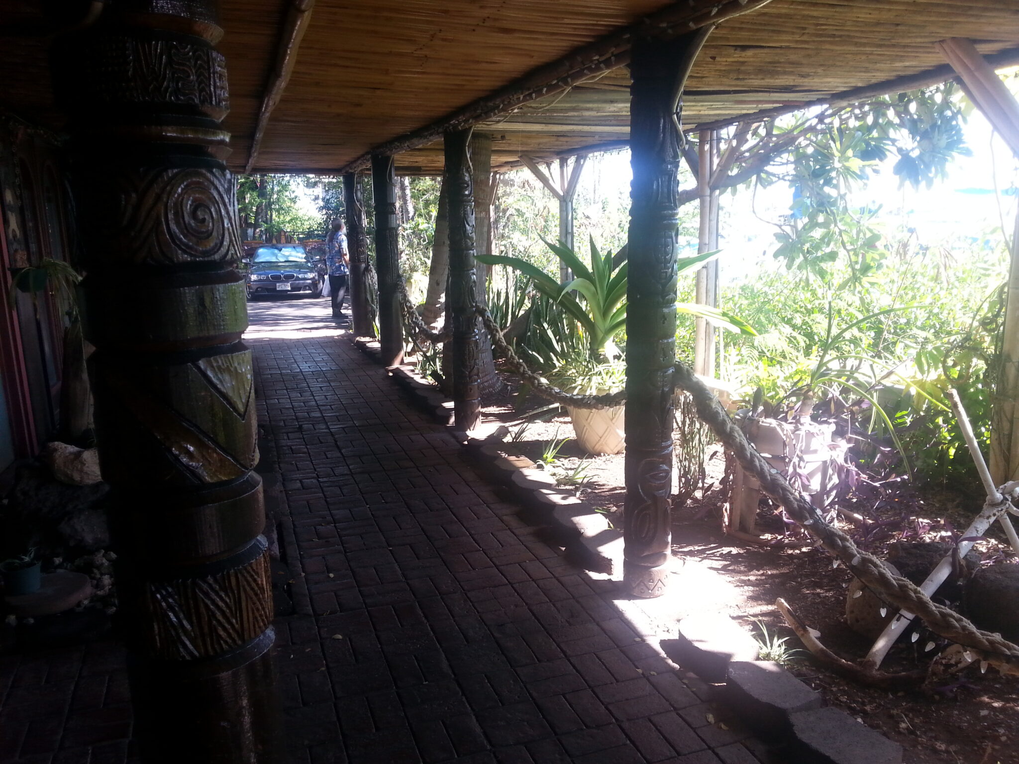 La Mariana Tiki Bar, Honolulu, Hawaii - Destination Eat Drink - The ...